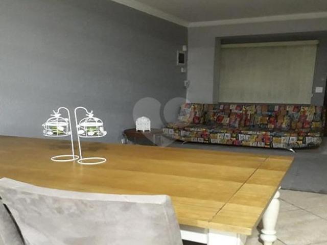 Casa de 3 Dormitórios de 250m² à Venda no Butantã