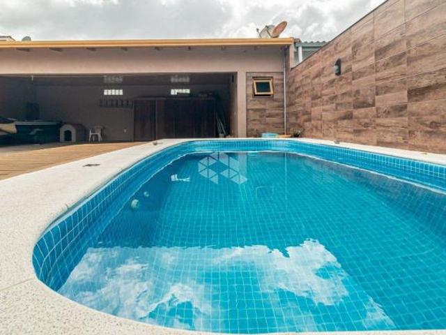 Casa de 3 dormitorios, duas suites