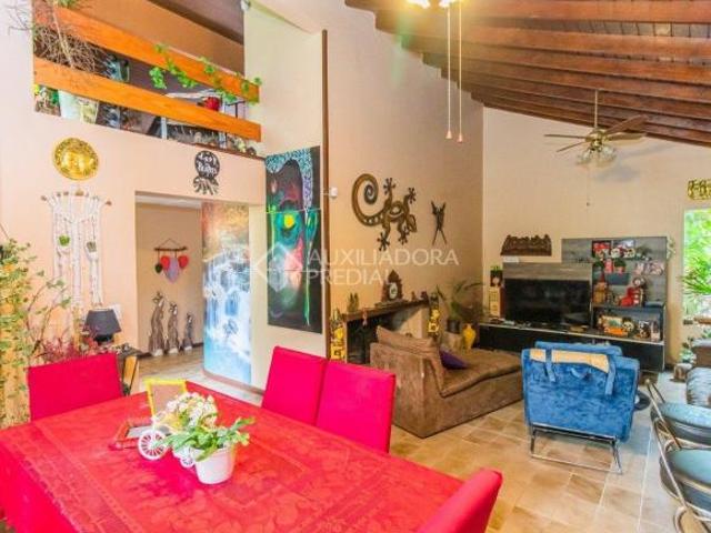 Casa de 3 dormitórios em Ipanema