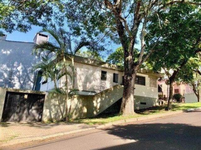 Casa de 3 dormitórios no bairro Bom Jesus