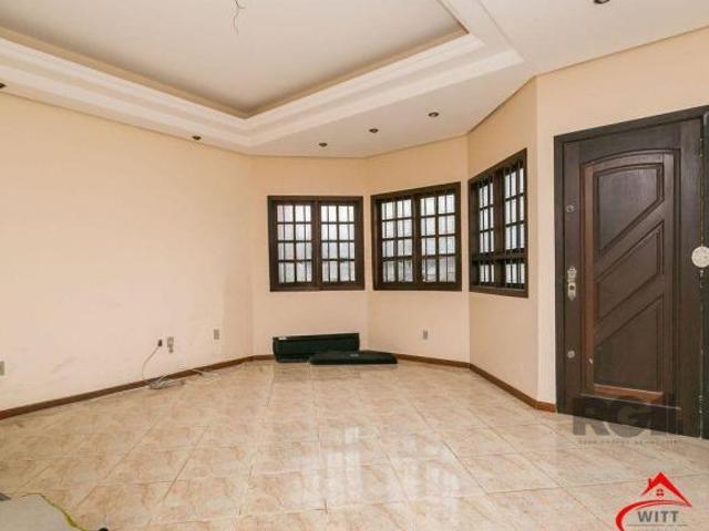 Casa de 3 dormitórios, no bairro Campo Novo