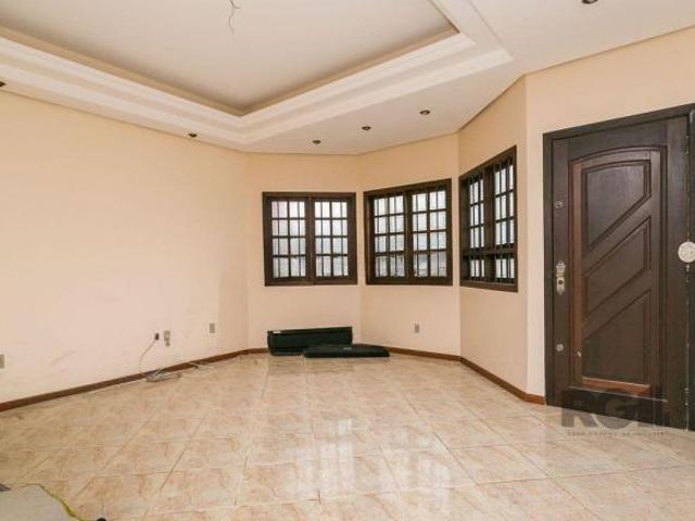 Casa de 3 dormitórios, no bairro Campo Novo