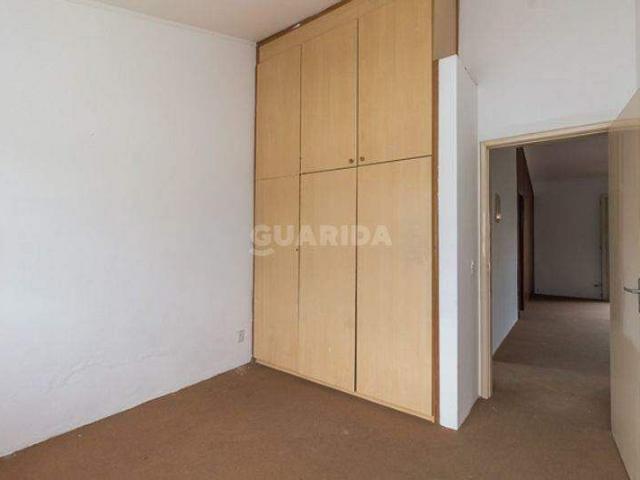 Casa de 3 dormitórios no Bairro Chácara das Pedras. COD: 17551