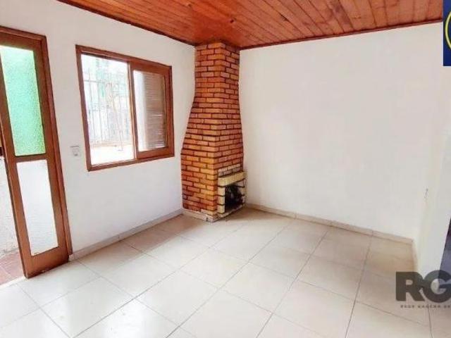 Casa de 3 dormitórios no bairro Cristal