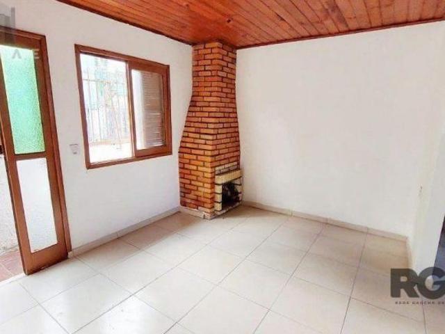 Casa de 3 dormitórios no bairro Cristal