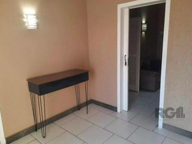 Casa de 3 dormitórios, no bairro Glória
