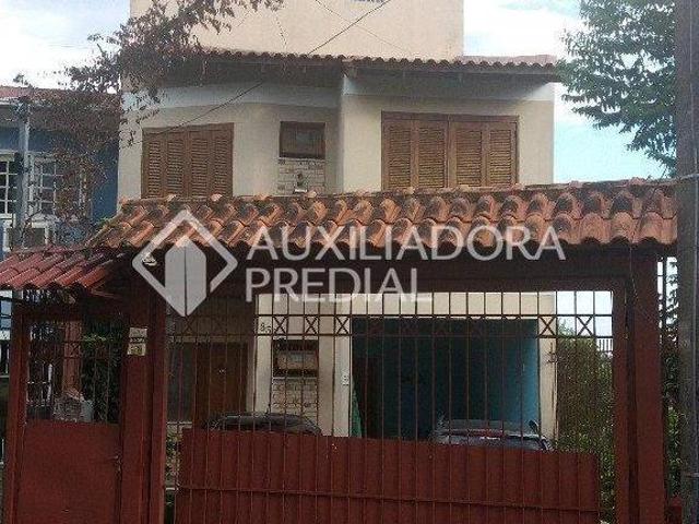 Casa de 3 dormitórios no bairro Ipamena