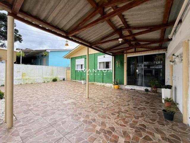 Casa de 3 dormitórios no Bairro Juscelino Kubitschek