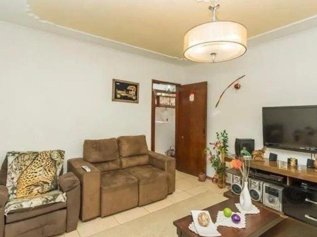 Casa de 3 dormitórios no bairro Jardim Carvalho