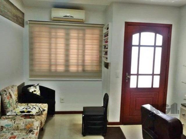 Casa de 3 dormitórios no bairro Sarandi