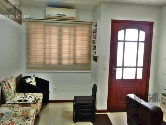 Casa de 3 dormitórios no bairro Sarandi
