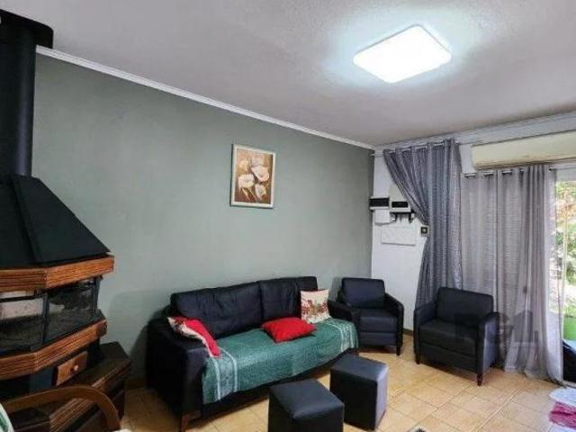 Casa de 3 dormitórios no bairro Vila Nova