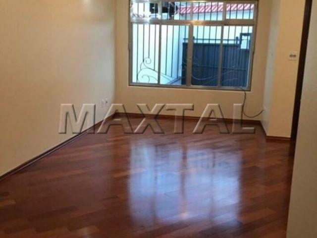 Casa de 3 dormitórios na Vila Guilherme com armários, piso em madeira, armários na cozinha e vagas