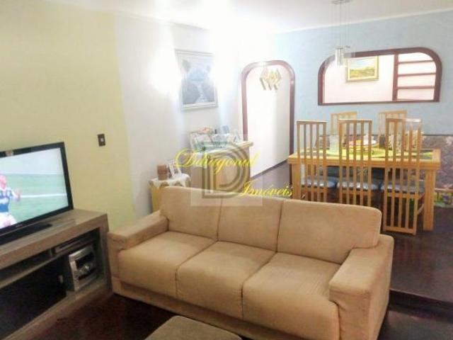 Casa de 3 dormitórios sendo 1 suíte, sala com sacada !