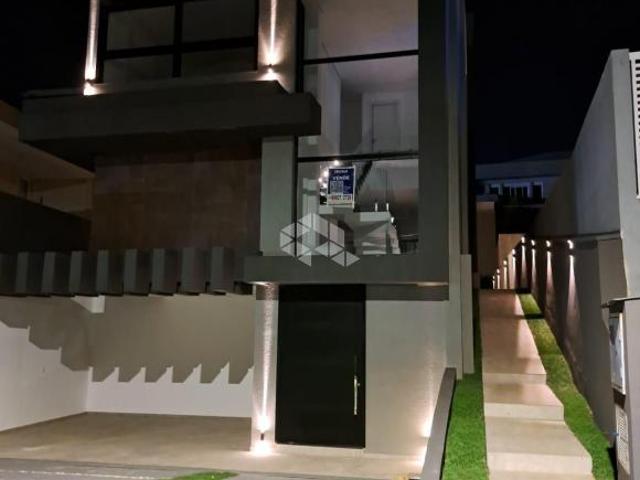 Casa de 3 dormitórios, suíte e 2 vagas no Condomínio Buena Vista em Viamão