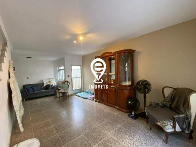 CASA DE 3 DORMITÓRIOS PARA VENDA NA CHACARA INGLESA!