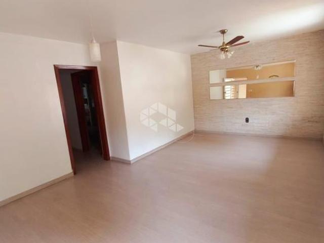 Casa de 3 dormitórios/quartos sendo 1 suíte no bairro Cristal