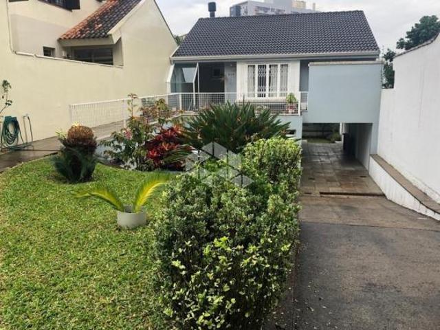 CASA DE 3 DORM/QUARTOS NO BAIRRO AZENHA