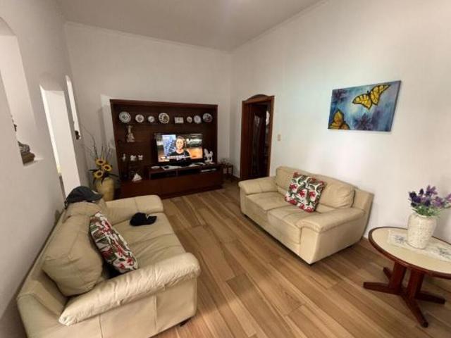 Casa de 3 Dorms c/ 1 Suíte, 170 m² de área útil, 3 Vagas. Bairro: Vila Caiçara