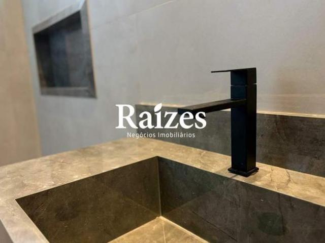 CASA DE 3 Dorms com Suíte, Varanda Gourmet e Lazer em Jardim Canaã, Uberlândia