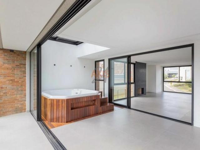 Casa de 3 Suítes no Condomínio Green Village Park| Santa Felicidade Curitiba