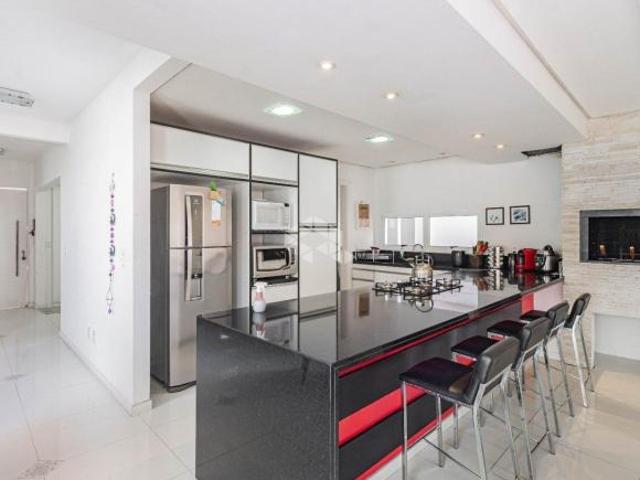 CASA DE 3 SUÍTES, COZINHA PLANEJADA, PATIO, PISCINA, 4 VAGAS, NO LAGOS DE NOVA IPANEMA, ZONA SUL