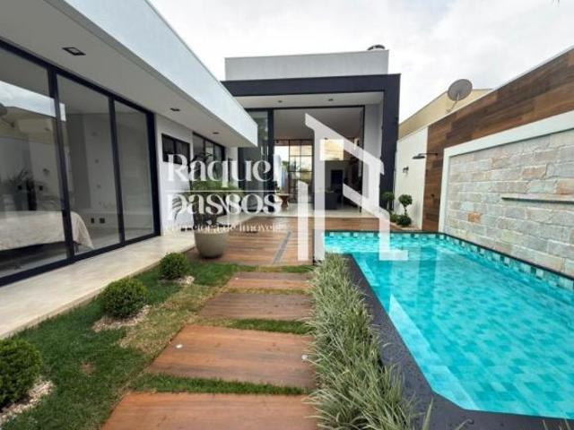 Casa de 3 Suítes em Arniqueiras, em Lote de 400m2