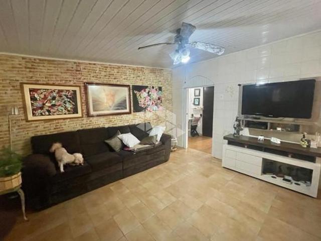 Casa de 3 quartos, 4 vagas na rua das Araucárias em Canoas