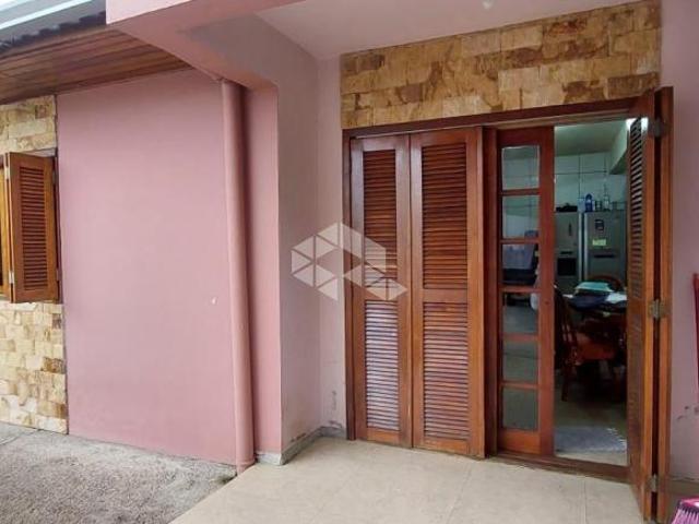 Casa de 3 quartos,1 suíte, garagem coberta amplo terreno no Engenho