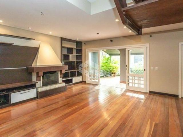 Casa de 3 quartos,1 suíte, hidromassagem, closet, 3 vagas de garagem