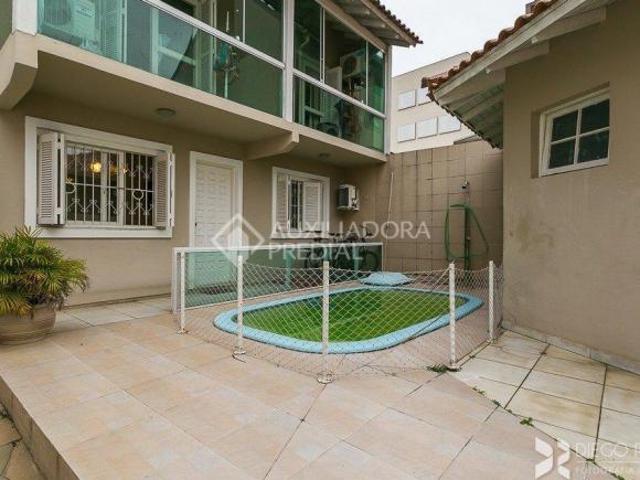 Casa de 3 quartos a venda na Medianeira