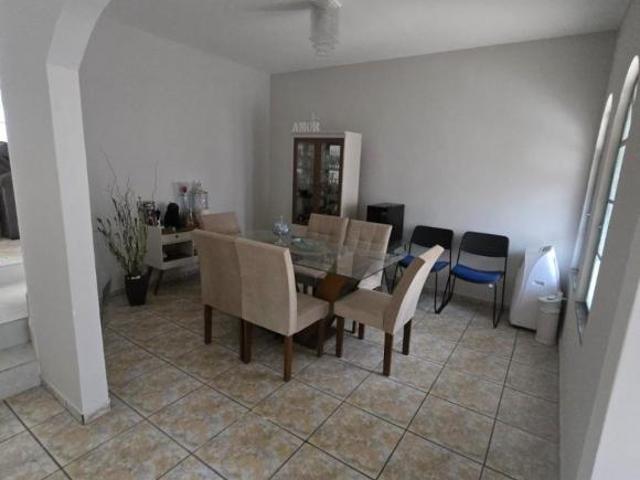 Casa de 3 quartos à venda no Centro de Bragança Paulista SP: 224,10m² de pura elegância! Agende sua