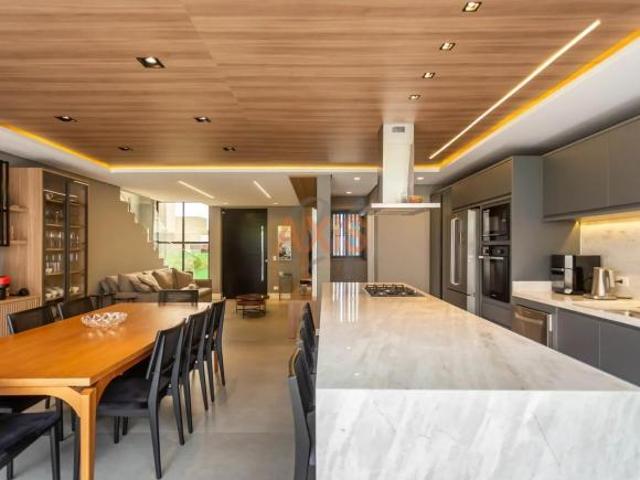 Casa de 3 Quartos à Venda no Condomínio Residencial Reserva Wies | Campo Comprido Curitiba