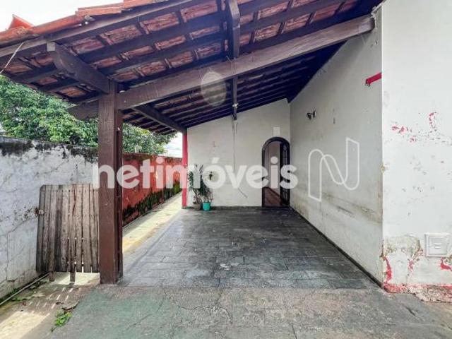 Casa de 3 quartos à venda no Santa Cruz!