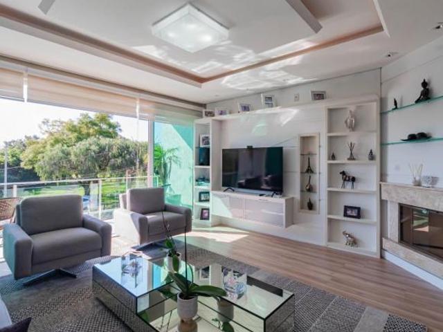 Casa de 3 quartos com 3 vagas à venda no bairro Ecoville em Porto Alegre