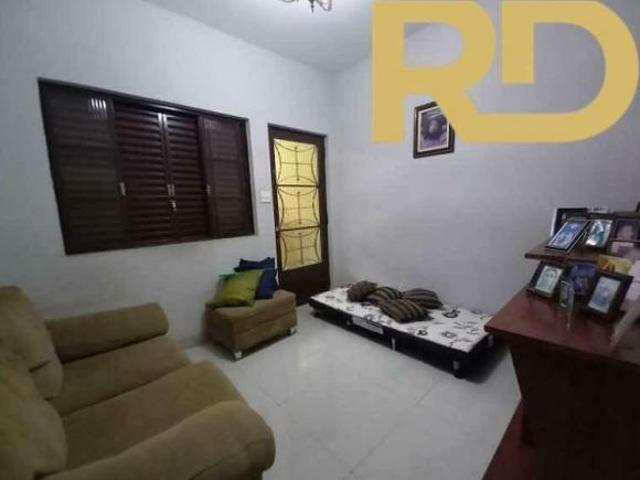Casa de 3 quartos com 3 barracões à venda no Esplanada