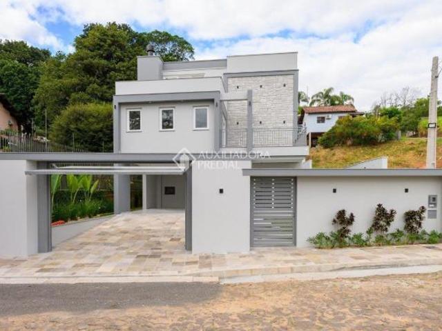 Casa de 3 quartos com 2 vagas à venda no bairro Centro em Igrejinha