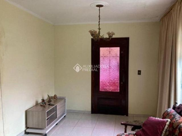 Casa de 3 quartos com 2 vagas à venda no bairro Ipanema em Porto Alegre