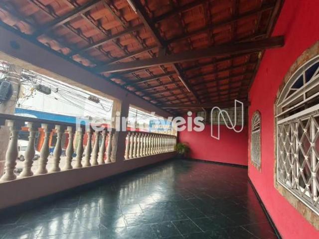 Casa de 3 quartos com área Gourmet no centro comercial