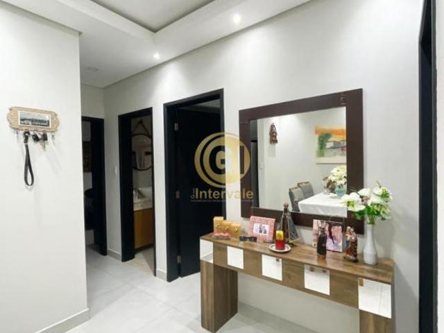 Casa de 3 quartos com área gourmet e piscina em condomínio no Jardim Jacinto, Jacareí SP