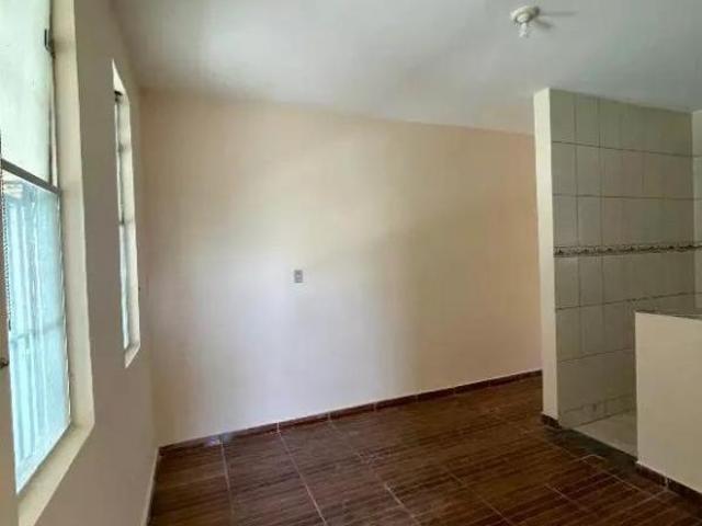 Casa de 3 Quartos com Suíte e Grande Quintal em Excelente Localização no Bom Jesus
