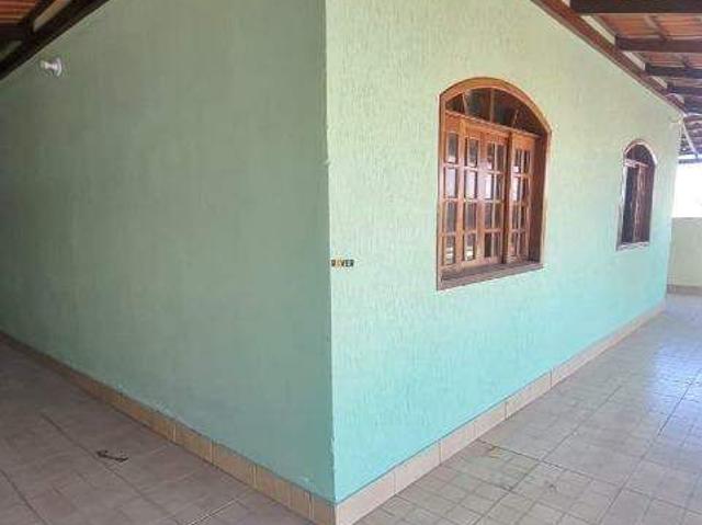 Casa de 3 quartos com suite para aluguel em Lindéia