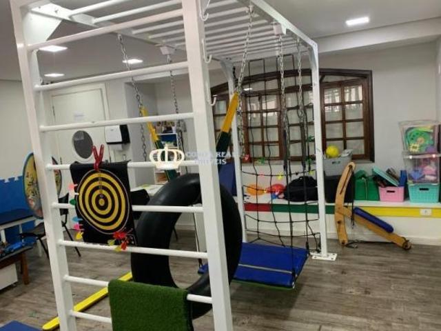 CASA DE 3 QUARTOS E 2 VAGAS NA PENHA