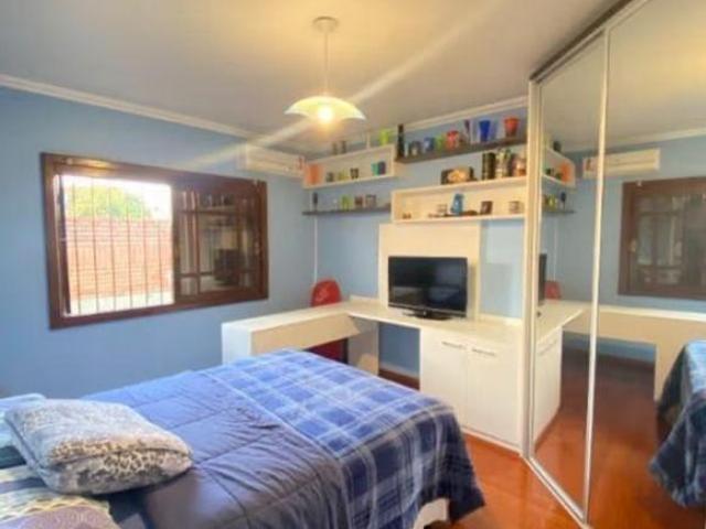 Casa de 3 quartos e 3 vagas de garagem em Canoas