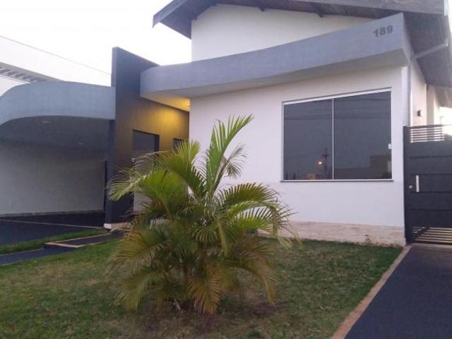 Casa de 3 quartos em condomínio fechado