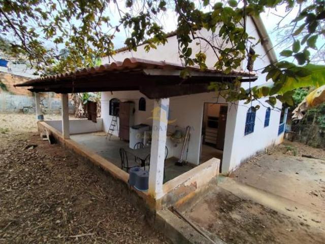 Casa de 3 Quartos em Lote de 1.220m² Bairro Dom Pedro I