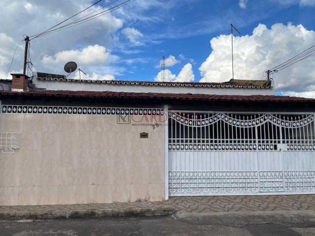 Casa de 3 quartos/ garagem coberta/ churrasqueira
