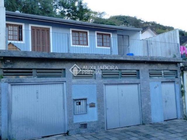 Casa de 3 quartos, garagem para 2 carros, Terraço