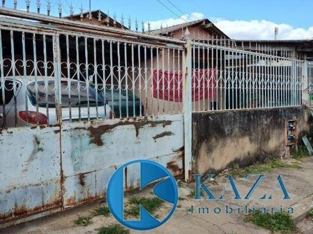 CASA DE 3 QUARTOS LOCALIZADA NA ETAPA B EM VALPARAÍSO DE GOIÁS
