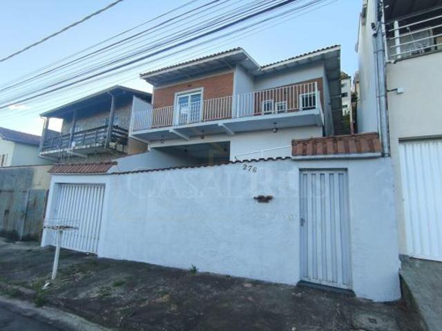 Casa de 3 Quartos na Zona Leste